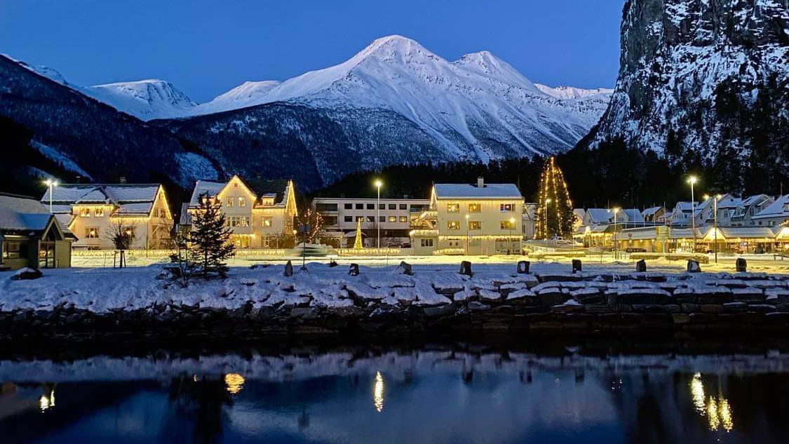 Ski Touring Sunnmore Norway - Held Adventure